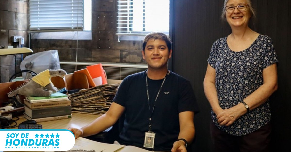 Johan David Reyes, el estudiante egresado de la UNAH que es el primero ...